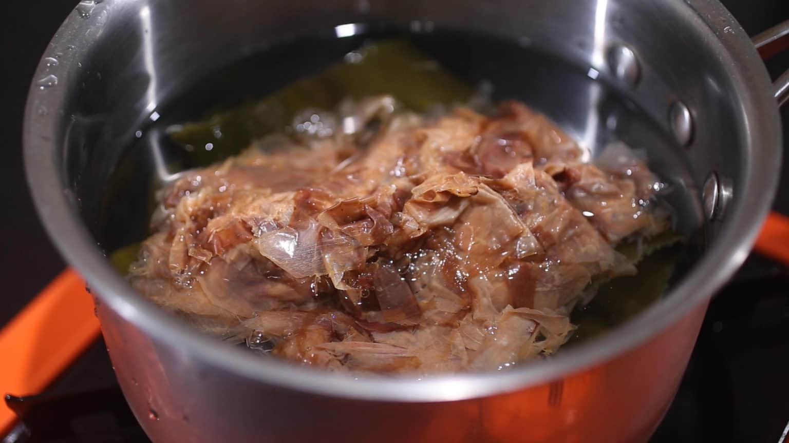 How to Make Dashi - Japanese Soup Stock (Recipe + Video) - Cooking Japanese