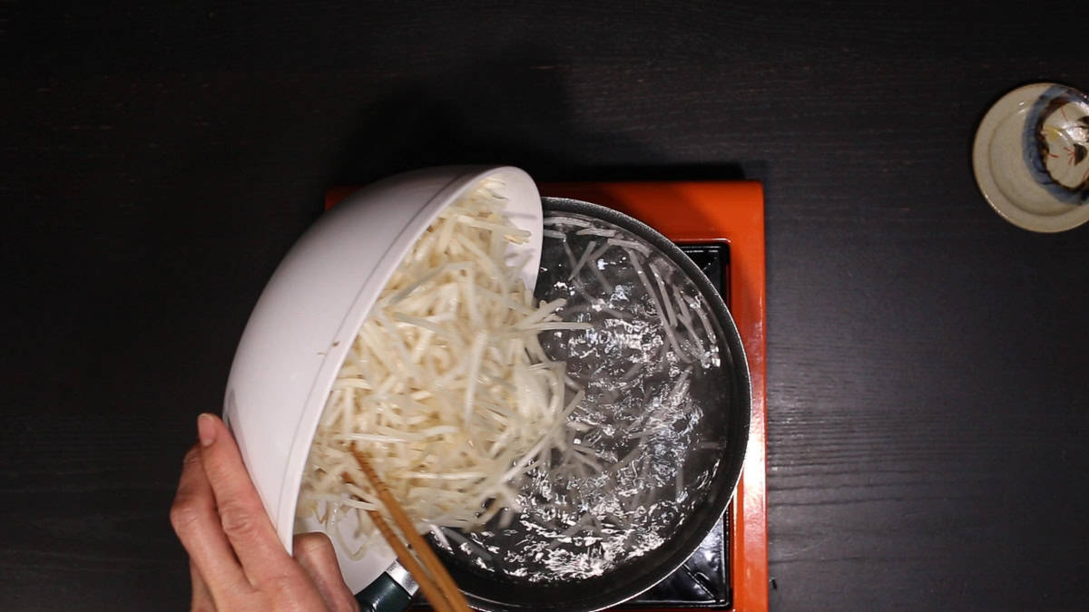 How to make Instant Ramen Better (Recipe + Video) - Cooking Japanese