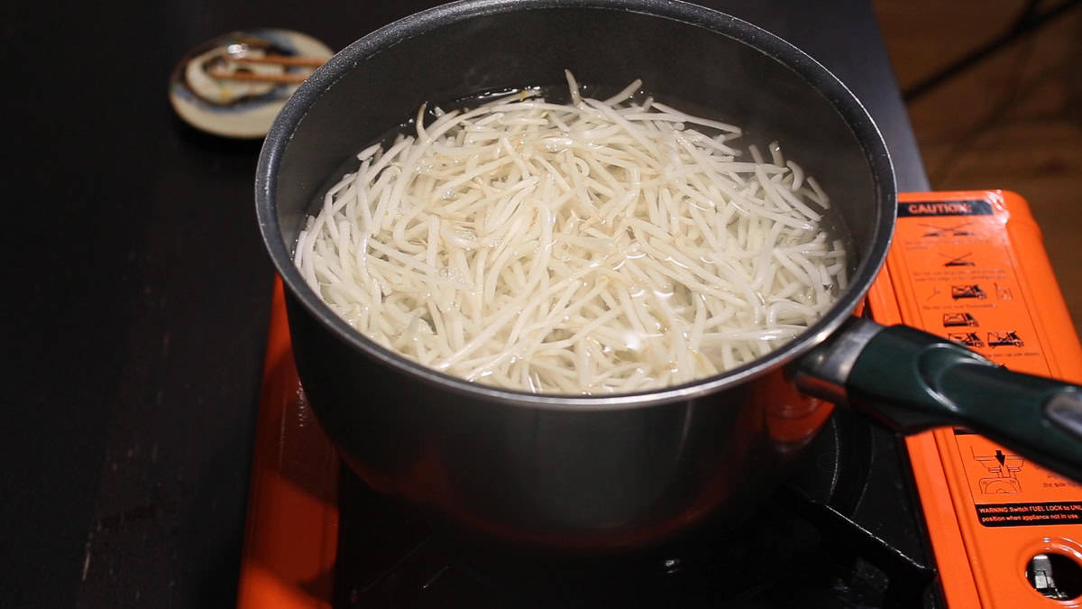 How to make Instant Ramen Better (Recipe + Video) - Cooking Japanese