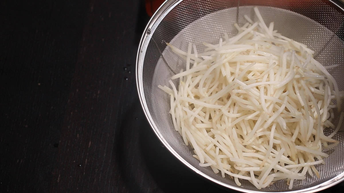 How to make Instant Ramen Better (Recipe + Video) - Cooking Japanese