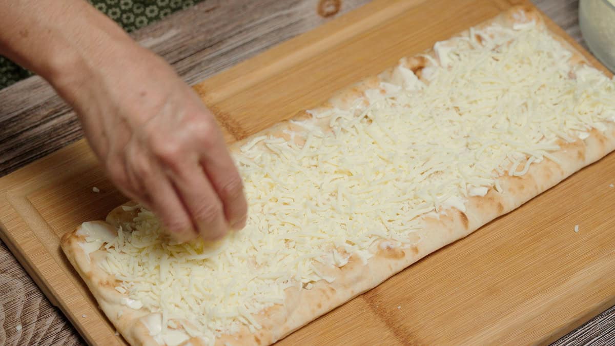 Japanese Pizza - Tuna Mayo - Cooking Japanese